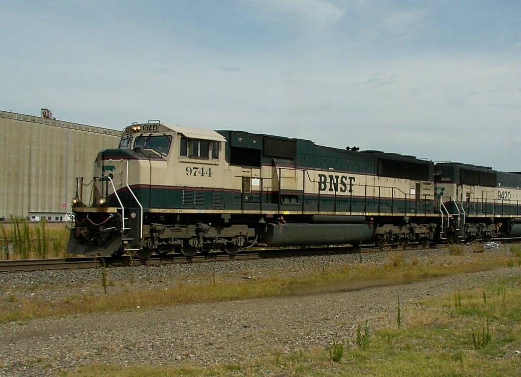 BNSF 9744